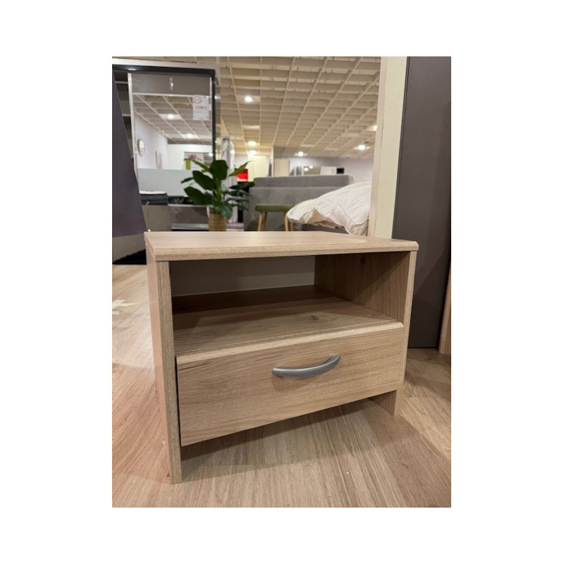 Le chevet 1 tiroir couleur chêne.